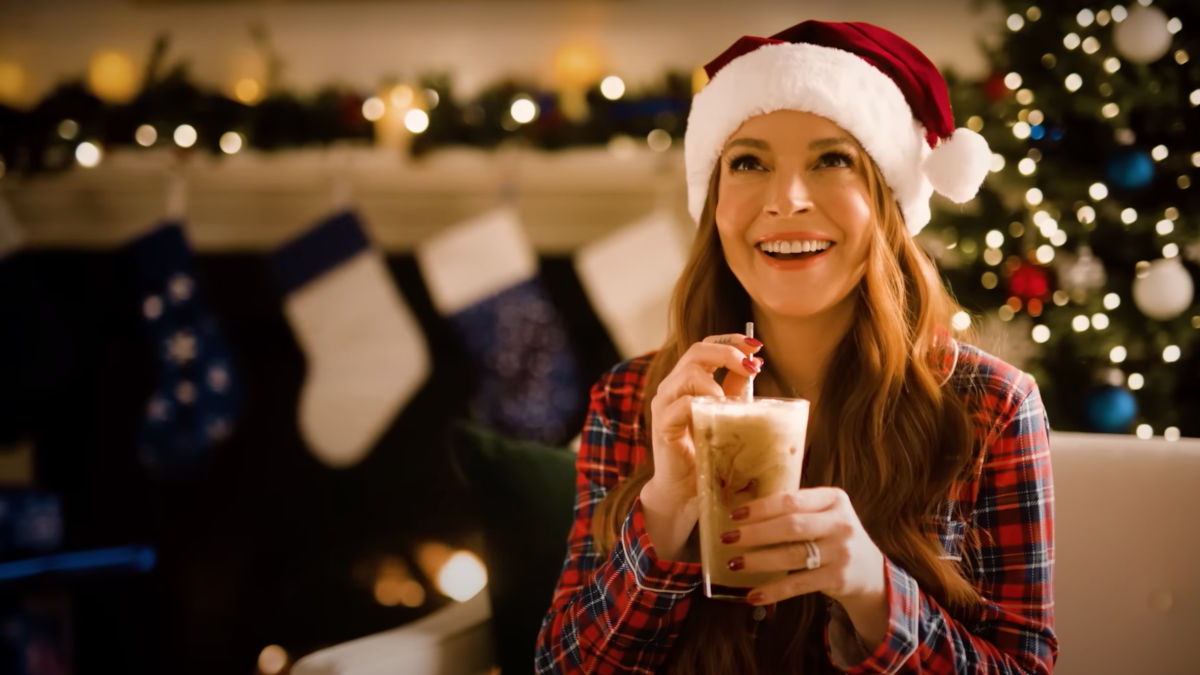 Lindsay Lohan drinks "Pilk" in the new Pepsi commercial - Auralcrave