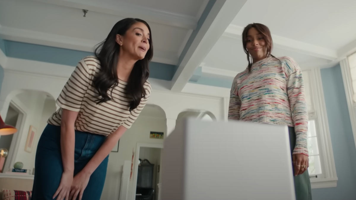 Jessica Williams joins the Verizon wireless commercial - Auralcrave