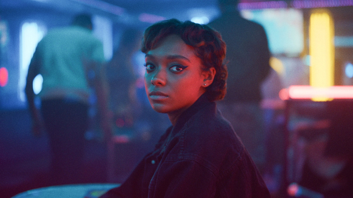 Everything Now plot & ending explained: Mia, Carli & Alison - Auralcrave