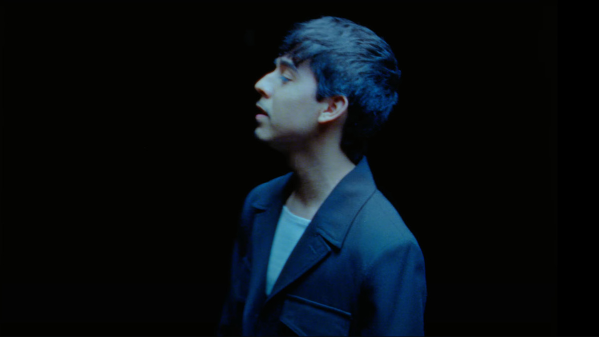 Iván Cornejo, Baby Please: the English lyrics & meaning - Auralcrave