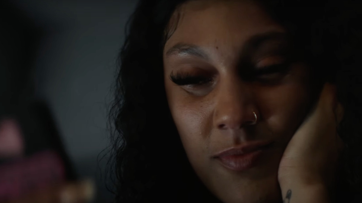 Kamilla Cardoso in tears in the WNBA State Farm commercial - Auralcrave