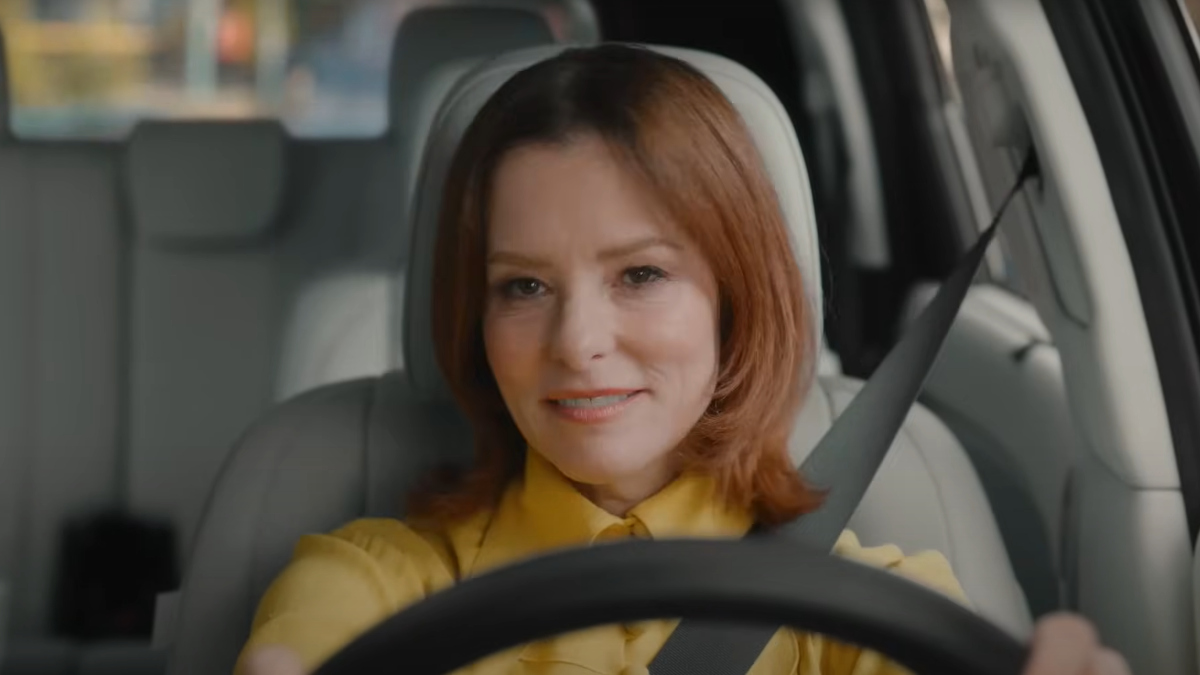 Who is Parker Posey, the actress in the 2025 Hyundai commercial ...